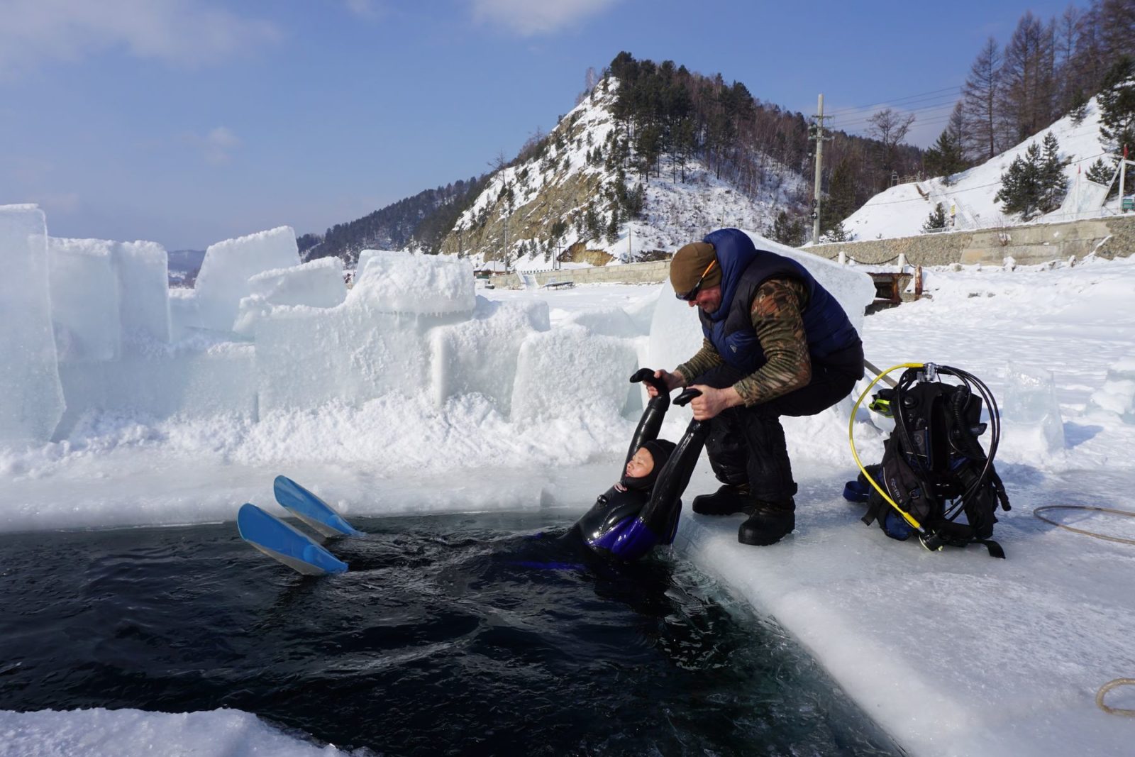ICE DIVING! – Big World | Small Sasha